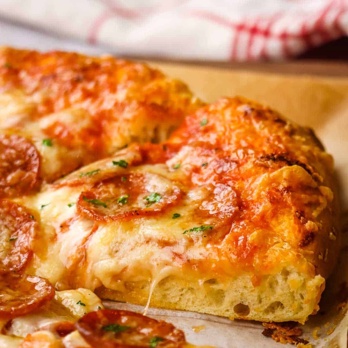 Thick Crust Pizza - homemestic.com