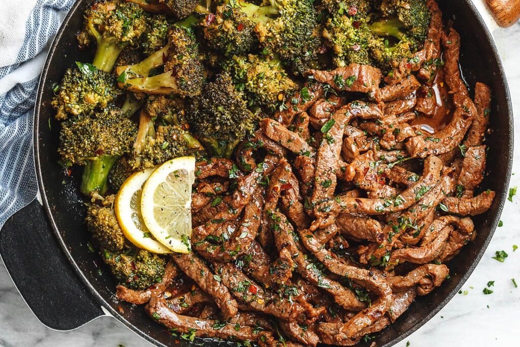 Lemon Garlic Butter Steak and Broccoli Skillet - homemestic.com
