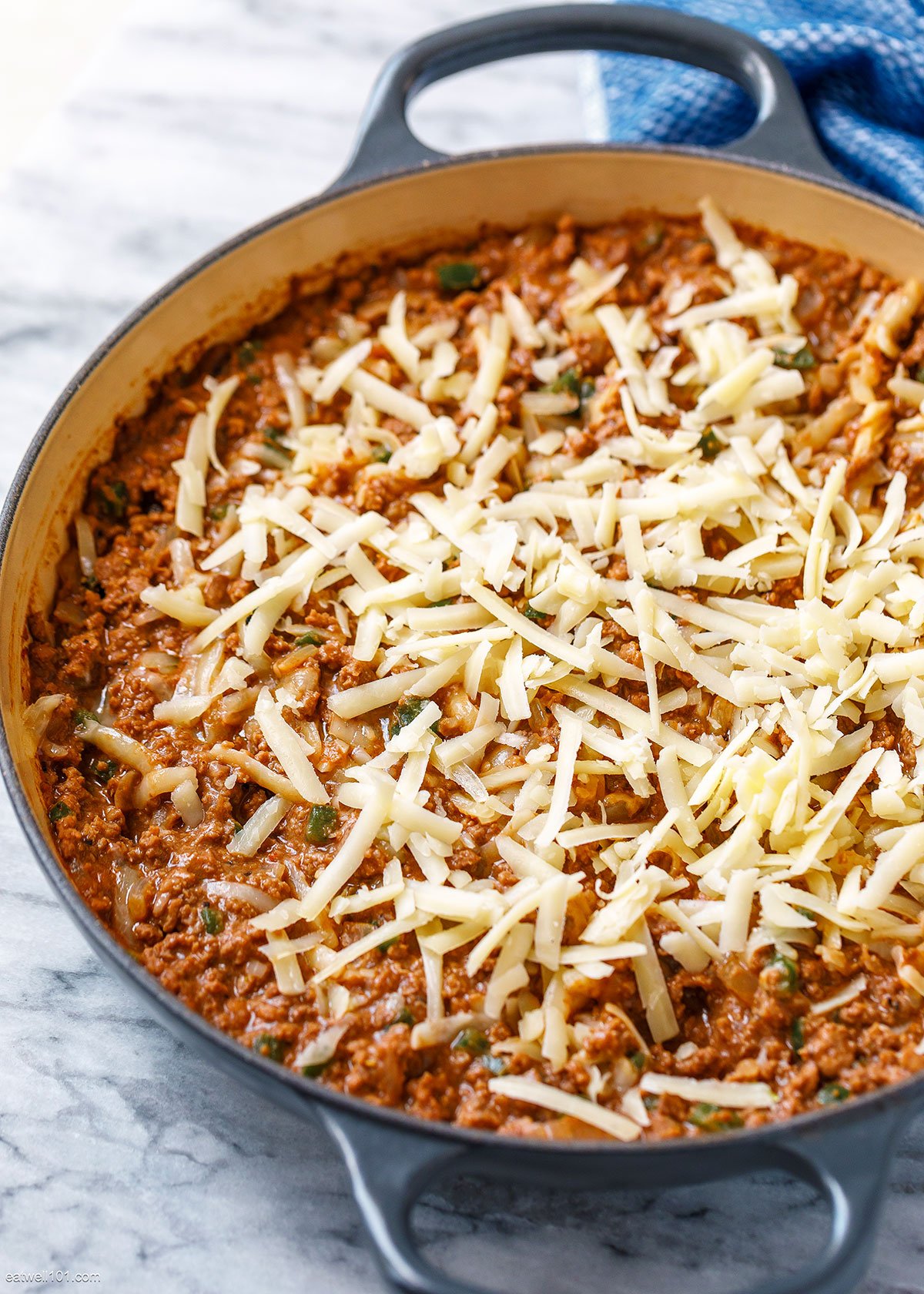 Cheesy Ground Beef Dip - homemestic.com
